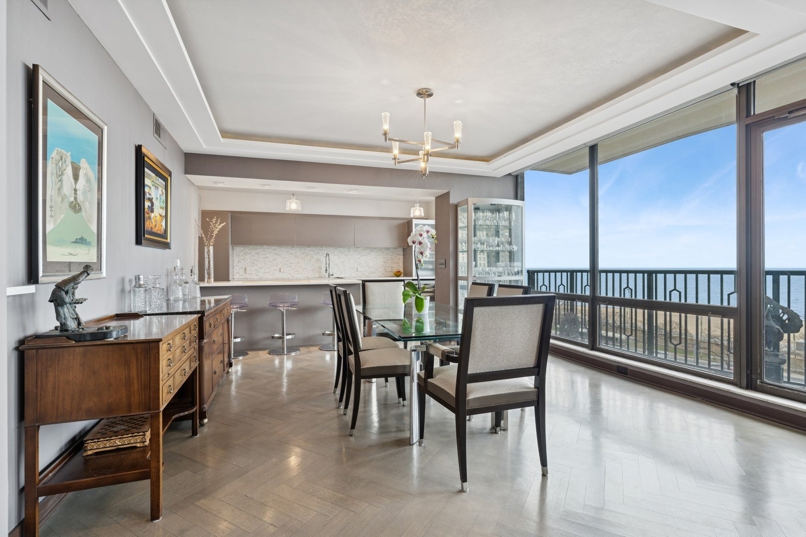 1040 North Lake Shore Drive 7c, Chicago Property Listing: MLS® #12326611