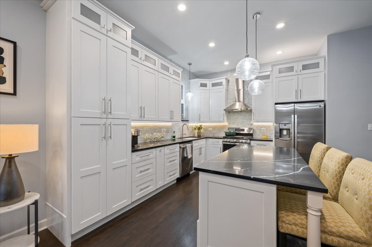 1725 North Sheffield Avenue 1, Chicago Property Listing: MLS® #12468103