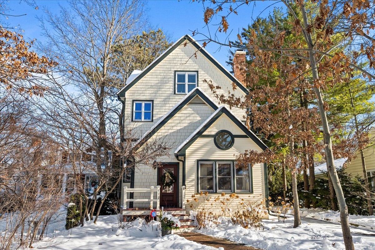 177 Washington Road, Lake Forest Property Listing: MLS® #12528410