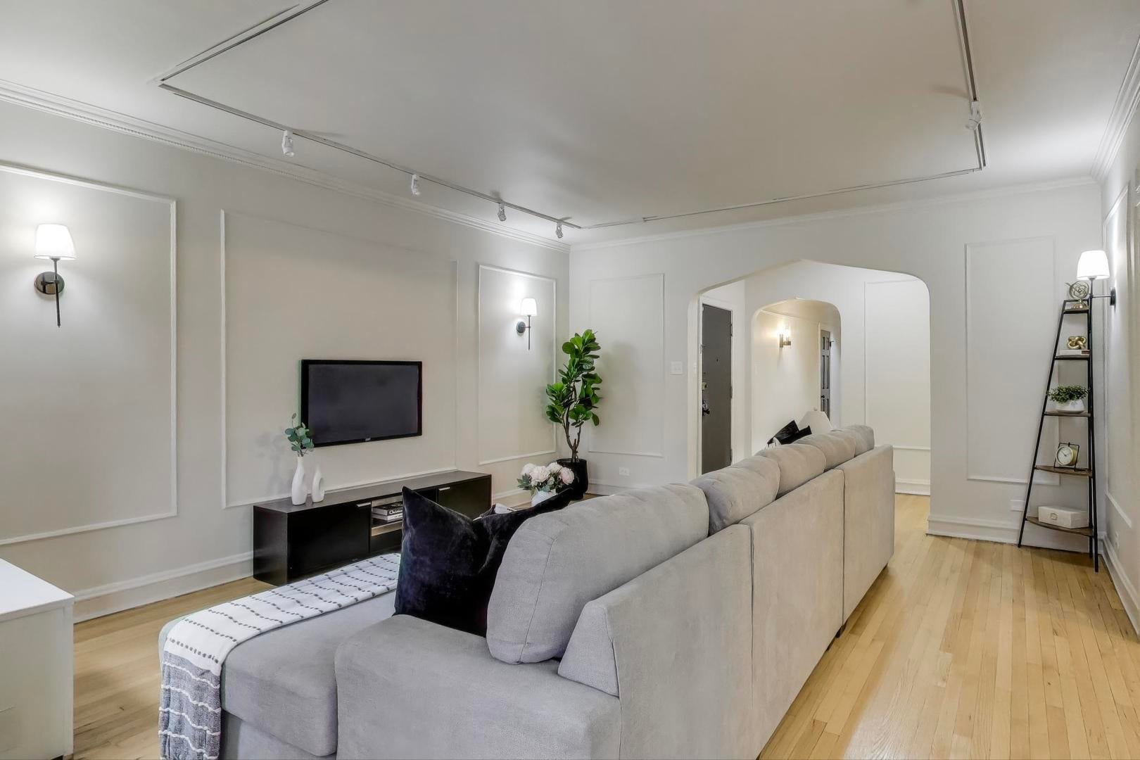 6721 South Merrill Avenue 1, Chicago Property Listing: MLS® #12530831