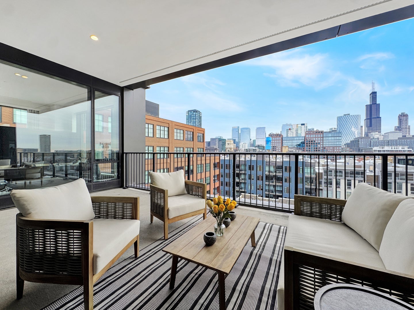 21 North May Street 802, Chicago Property Listing: MLS® #12540142