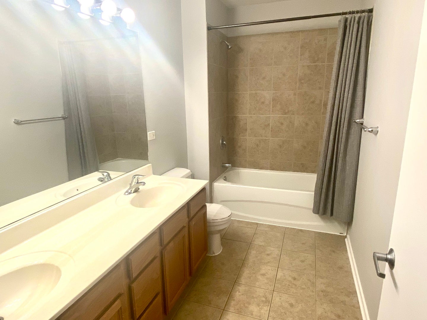 1645 West Ogden Avenue 628, Chicago Property Listing: MLS® #12540957