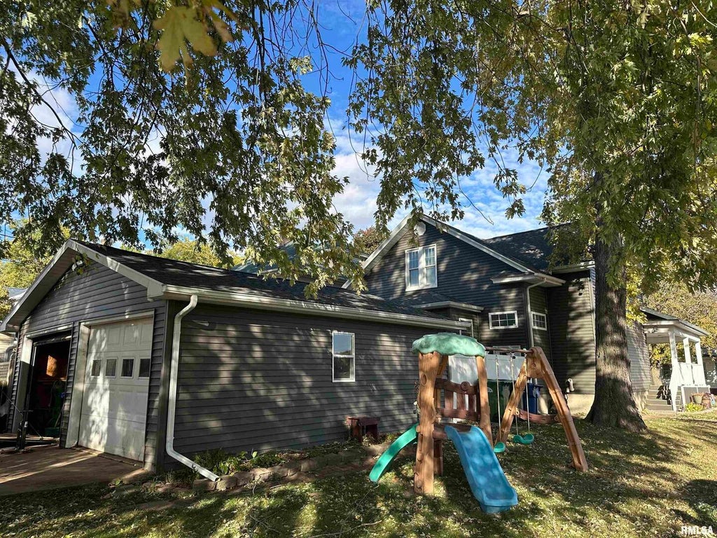 626 Argyle Ct Court, Clinton Property Listing: MLS® #QC4268677