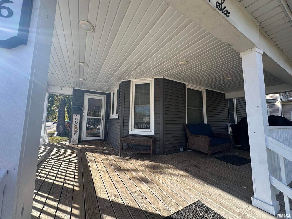 626 Argyle Ct Court, Clinton Property Listing: MLS® #QC4268677