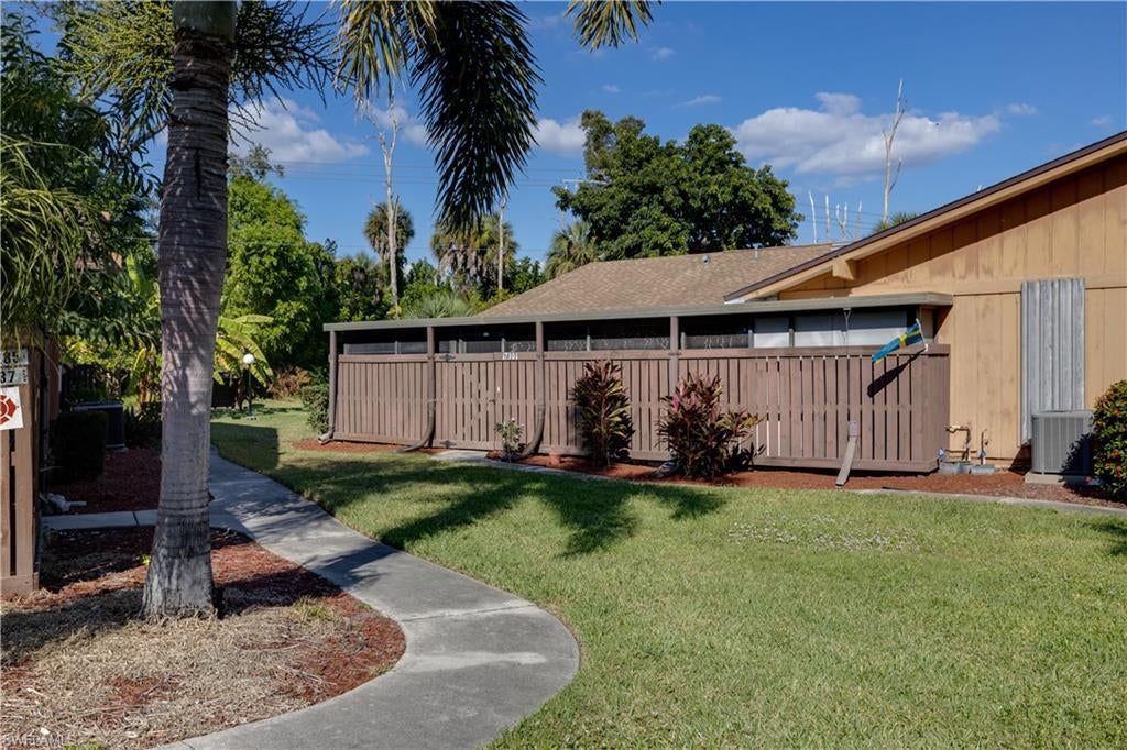 17301 Timber Oak Ln, FORT MYERS Property Listing: MLS® #2025025731