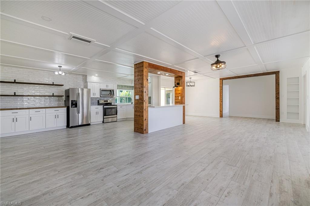 208 Se 43rd Ter, CAPE CORAL Property Listing: MLS® #2026003011