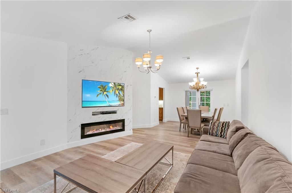 4460 5th Ave Sw, NAPLES Property Listing: MLS® #226001479