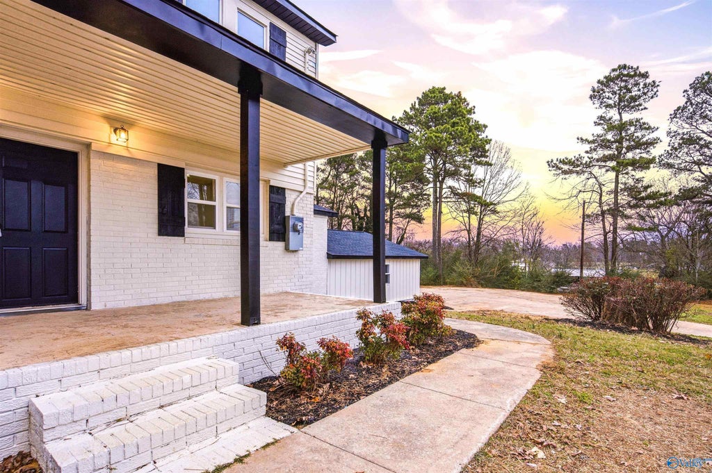 9815 Highway 72: Home For Sale In Metes And Bounds, Athens | MLS® #21905158