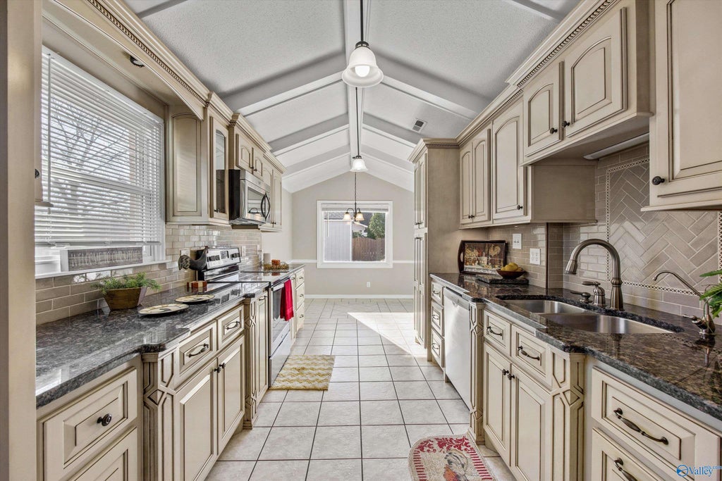 1821 Sw Fitzgerald Drive: Home For Sale In Braswell, Decatur | MLS ...