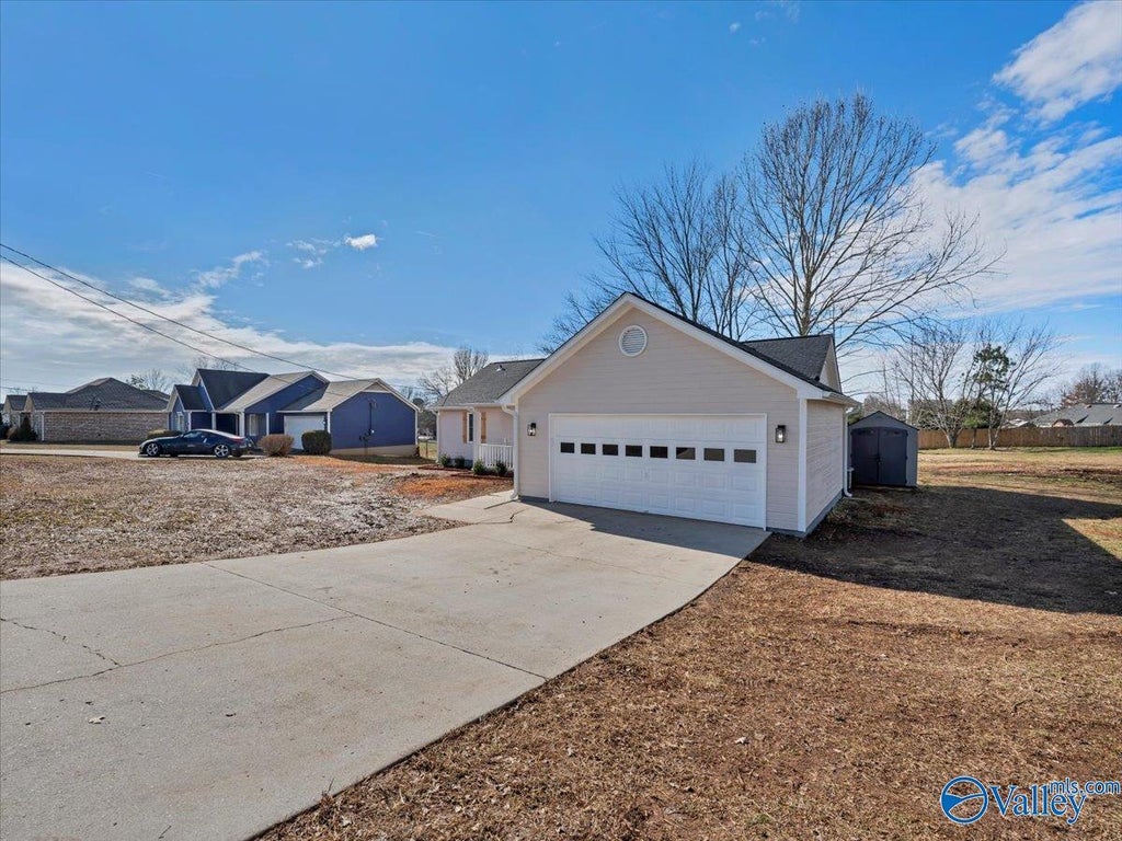 12751 Burgreen Road: Home For Sale In Copperfield, Madison | MLS® #21908170