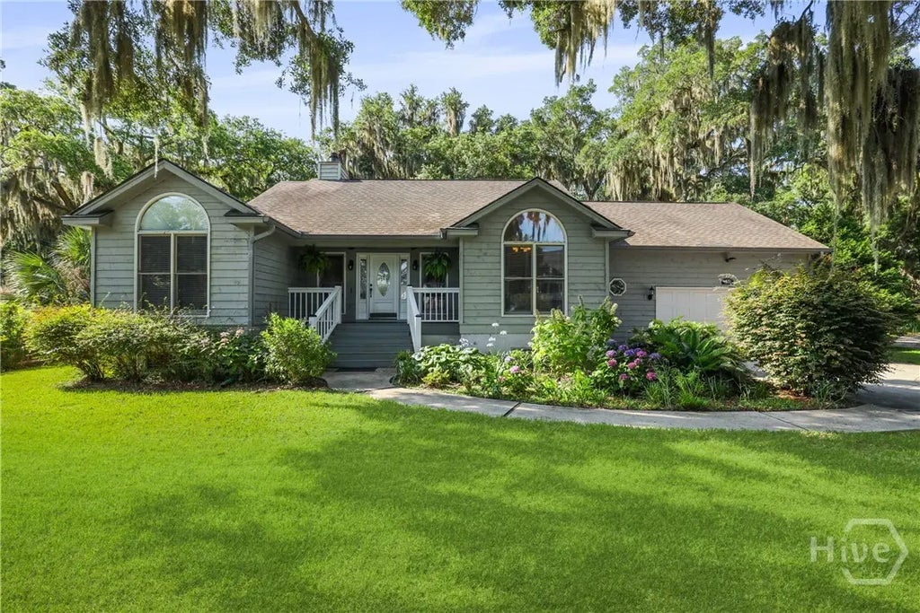 550 Strathy Hall Drive, Property Listing: MLS® #SA332476