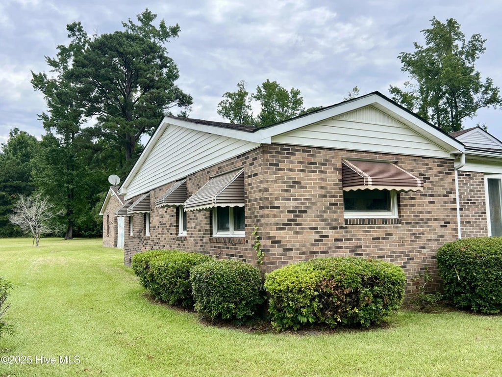 400 W Barnhill Street, Everetts Property Listing: MLS® #100527710