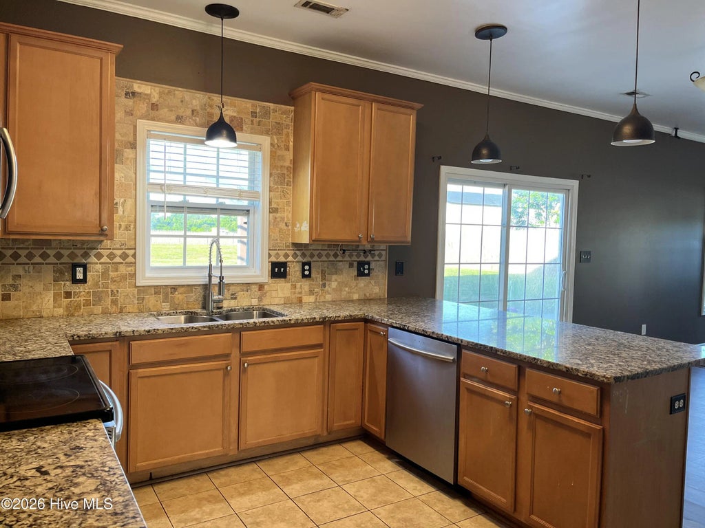 108 Marvin Glen Court, Richlands Property Listing: MLS® #100548273