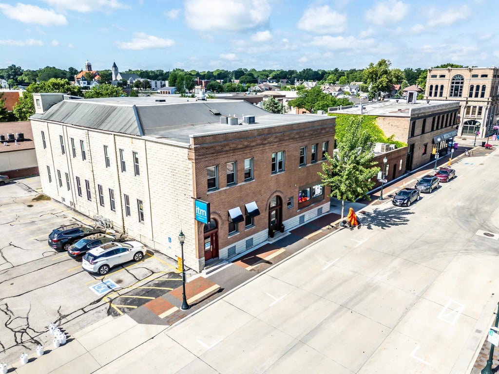 119 E 4th Street 200, Cedar Falls Property Listing: MLS® #20255336