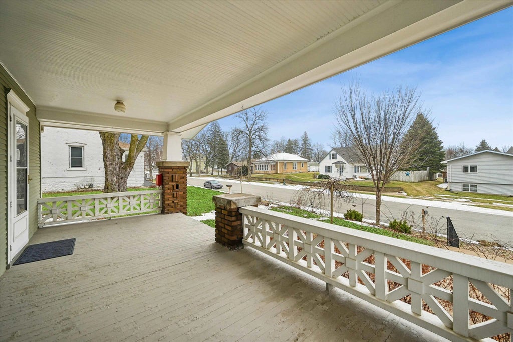 505 Ne 1st Avenue, Waverly Property Listing: MLS® #20260112