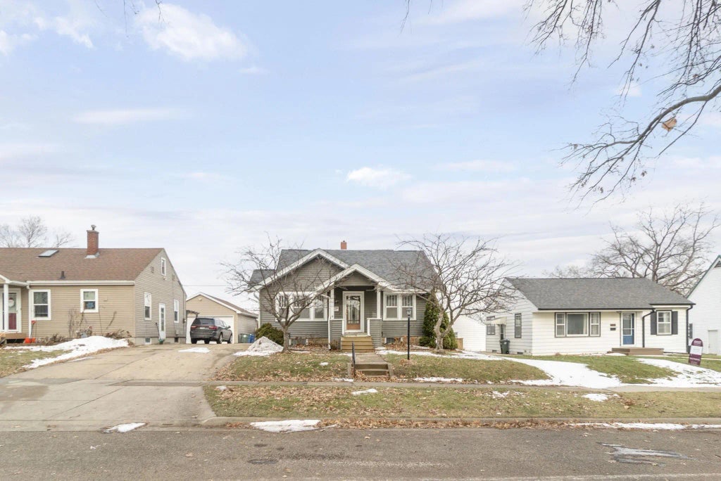 1843 Forest Avenue, Waterloo Property Listing: MLS® #20260113