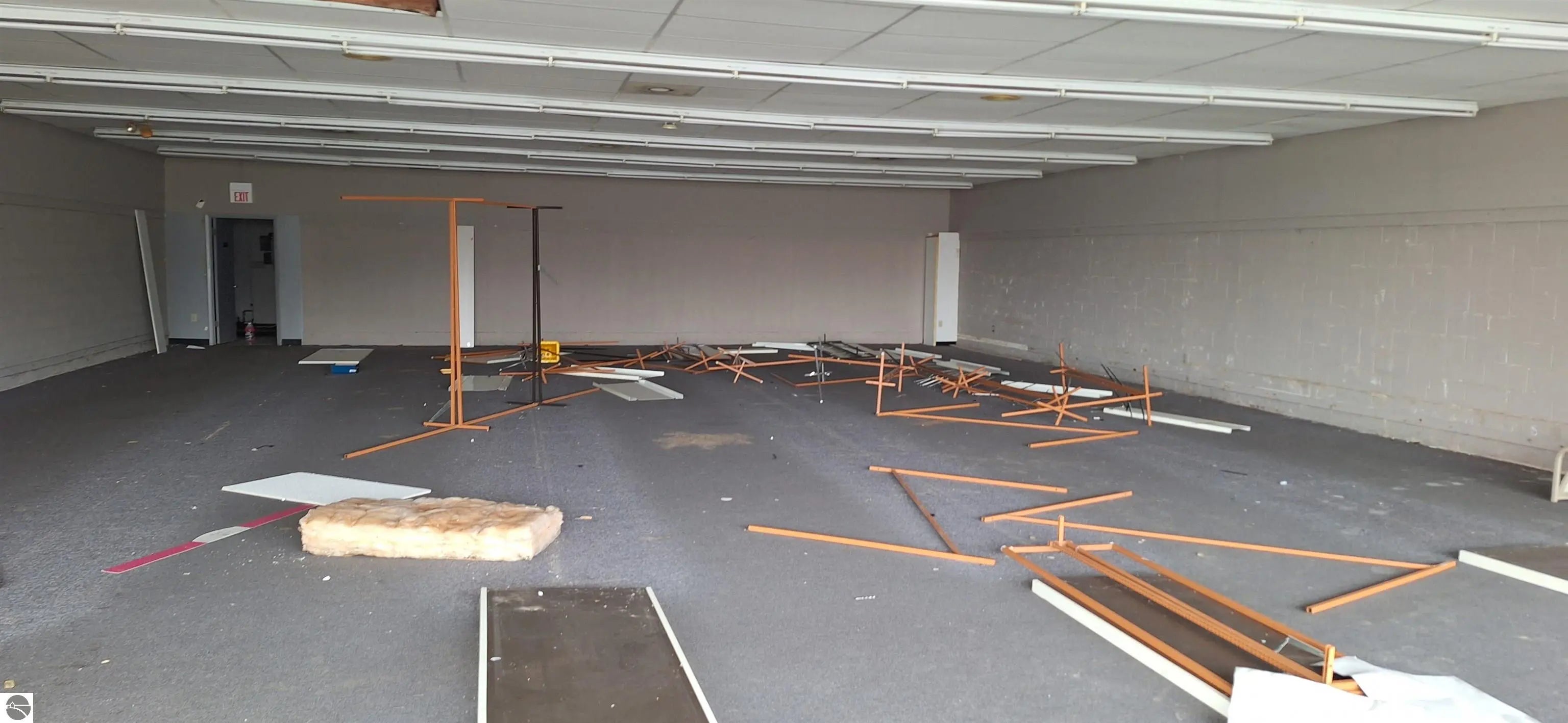 6046 S Cedar Street, Lansing Property Listing: MLS® #1931262