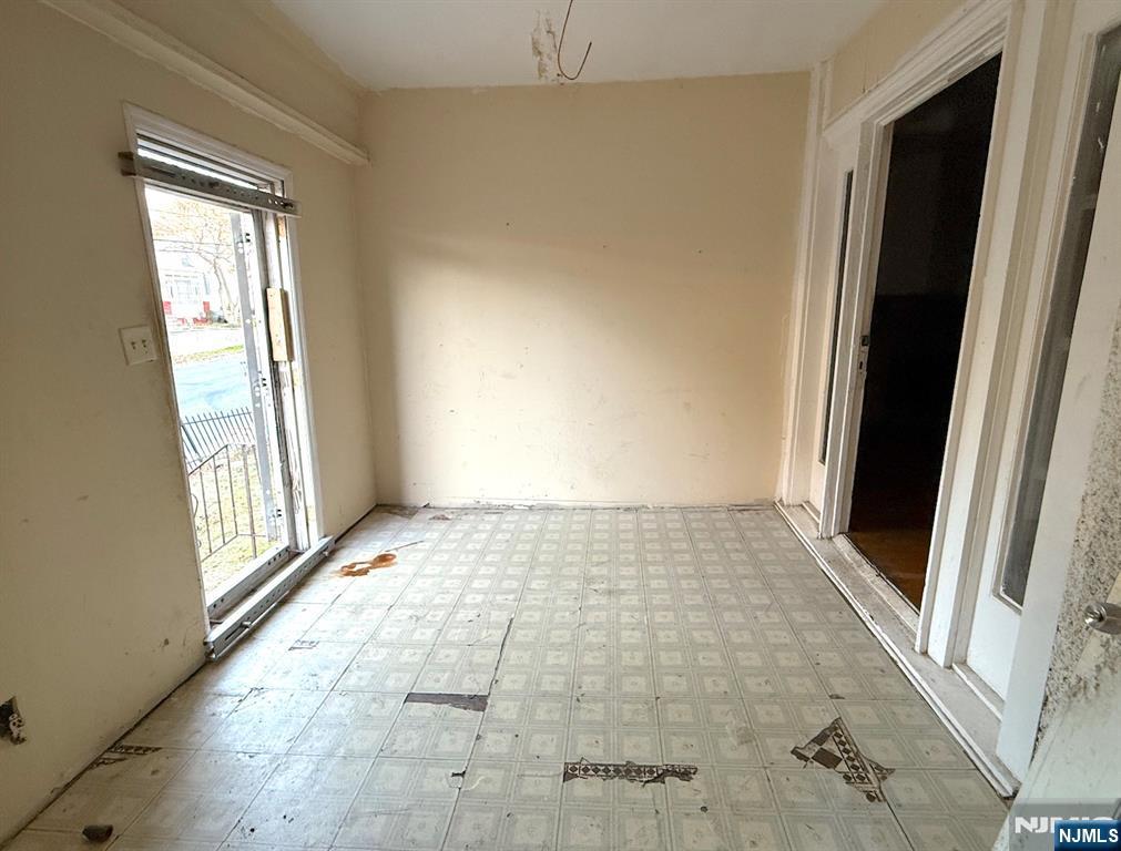 66 Scheerer, Newark Property Listing: MLS® #25044002