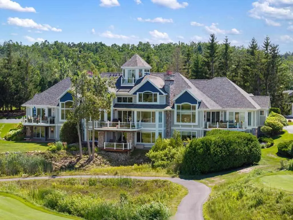 6410 Quarry View Drive, Bay Harbor Property Listing: MLS® #477251