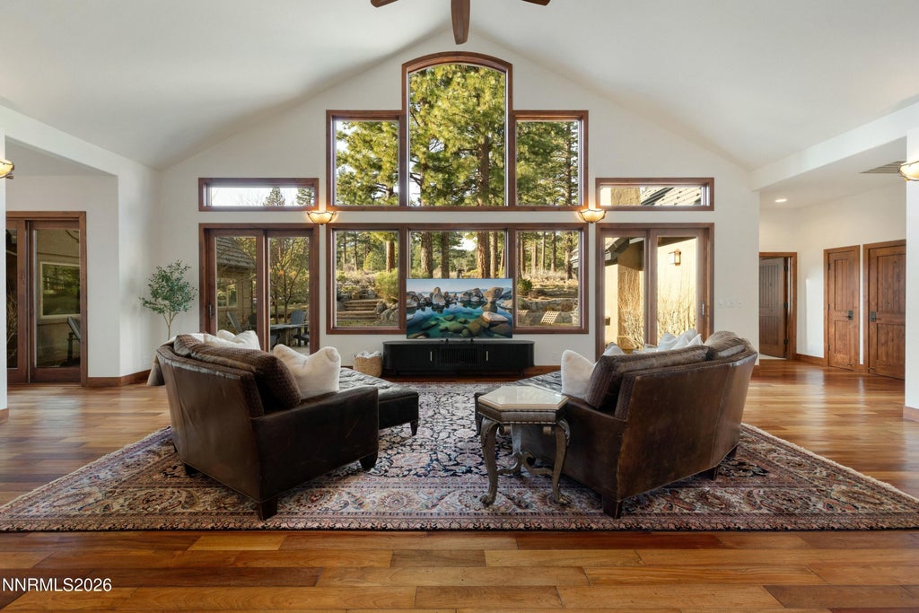 102 W Willis Lane, Reno Property Listing: MLS® #260000984