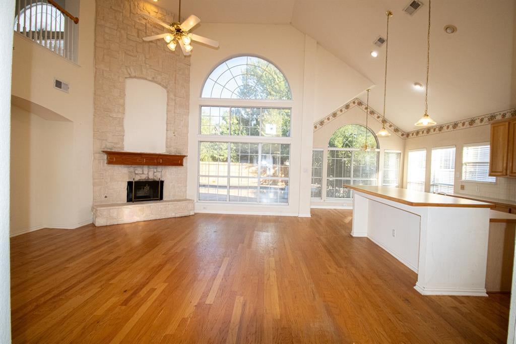 7800 Pirate Point Circle, Arlington Property Listing: MLS® #21114573