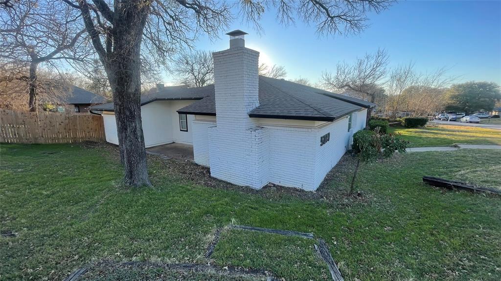5070 N Tierney Court N, Fort Worth, TX 76112-2828 | Welborn View Add ...