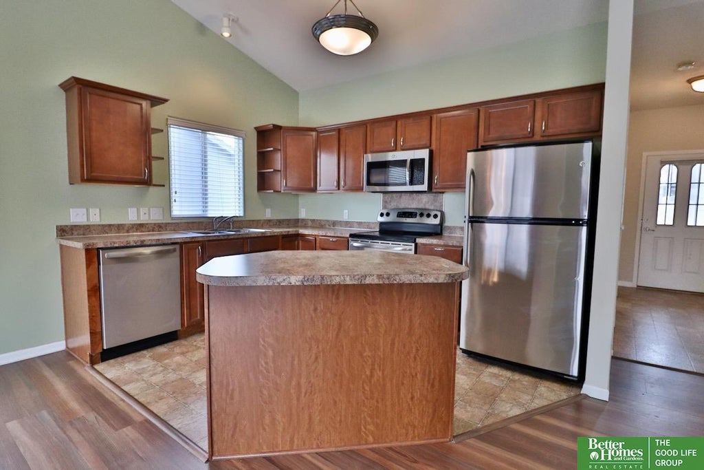 7420 Frederick Street, La Vista Property Listing: MLS® #22602420