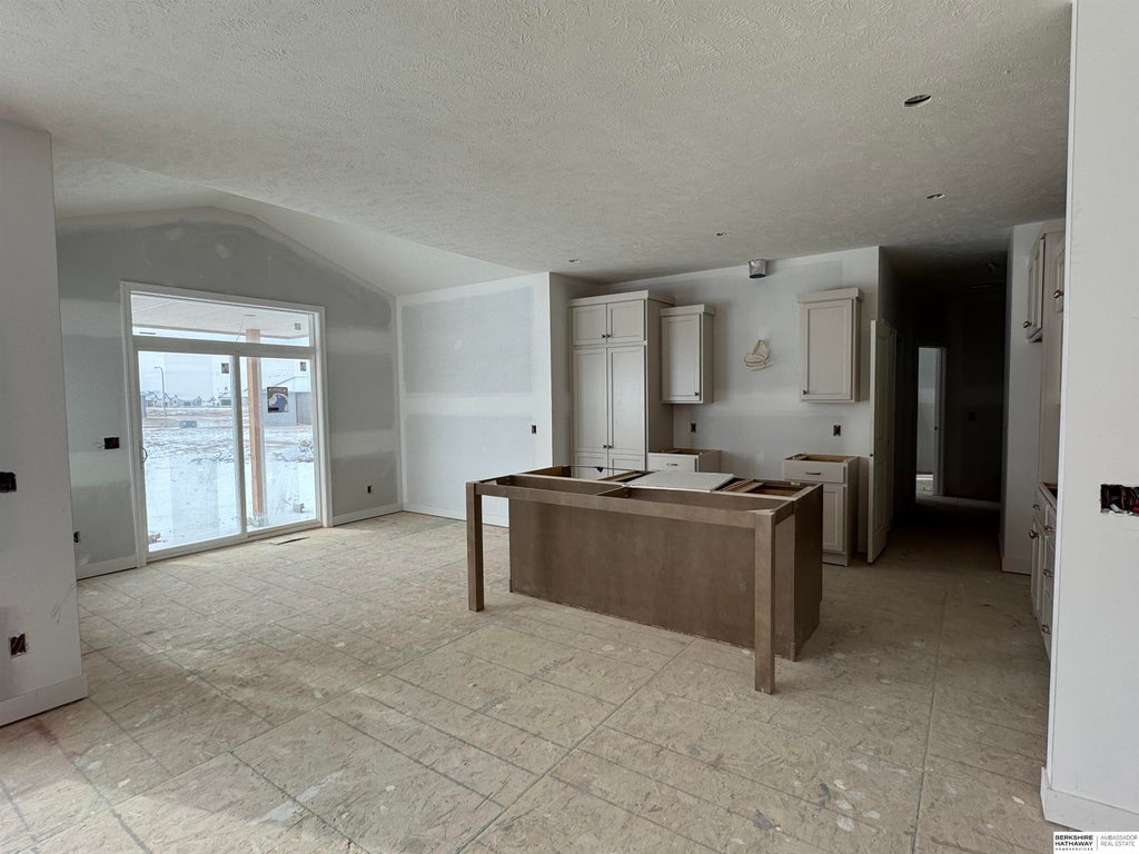 20819 Nebraska Avenue, Elkhorn Property Listing: MLS® #22602405