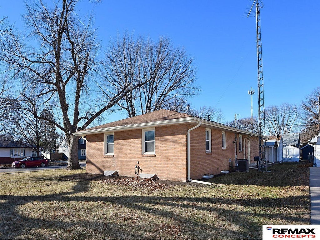 7040 Seward Avenue, Lincoln Property Listing: MLS® #22602139