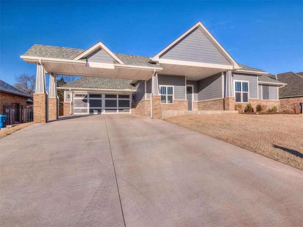 2425 Rumble Lane, Edmond Property Listing: MLS® #1183244