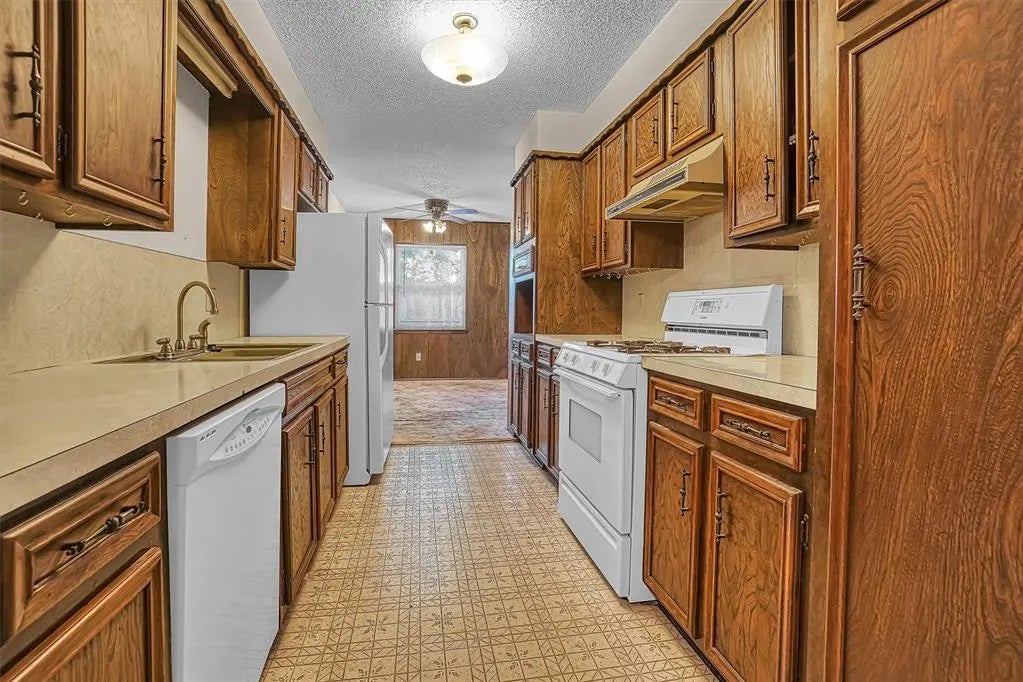 2308 N Flamingo Lane, Altus Property Listing: MLS® #1199864