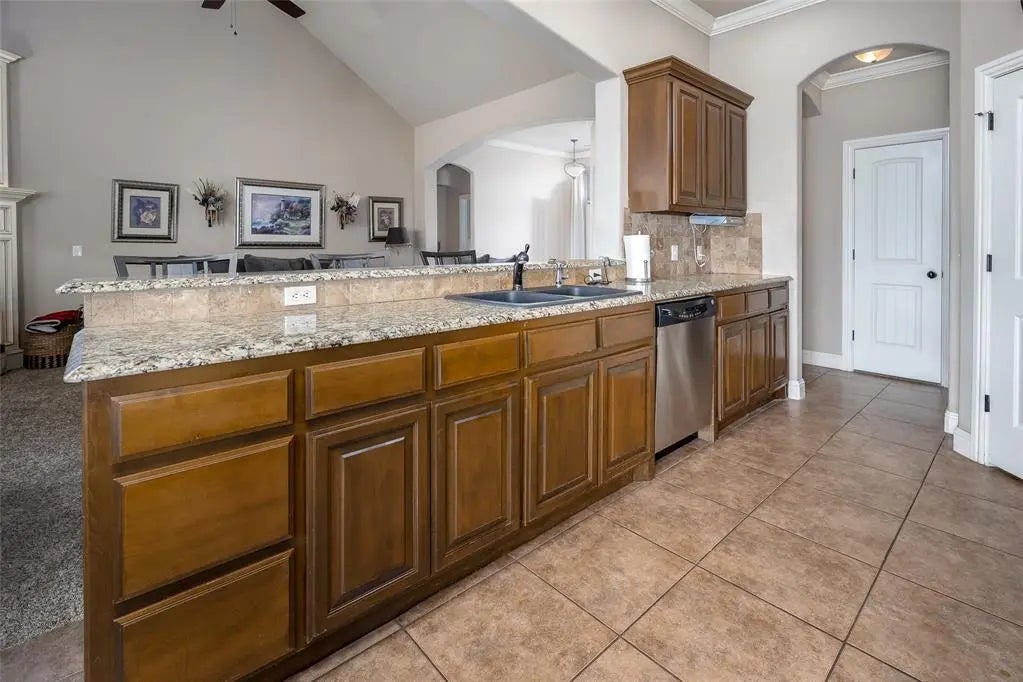 708 Carol Ann Place, Moore Property Listing: MLS® #1201671