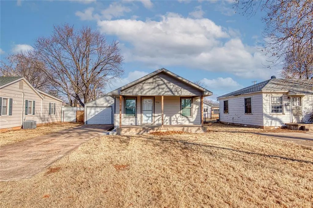 1217 W 6th Street, Elk City Property Listing: MLS® #1208649