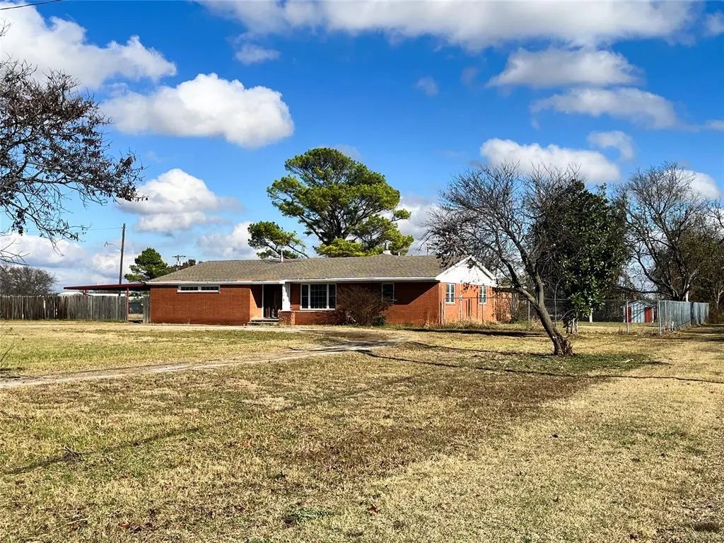 500 E Iowa Street, Walters Property Listing: MLS® #1209013