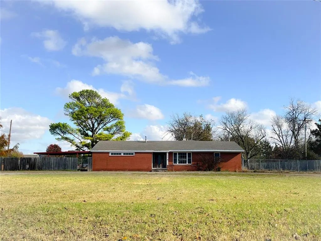 500 E Iowa Street, Walters Property Listing: MLS® #1209013