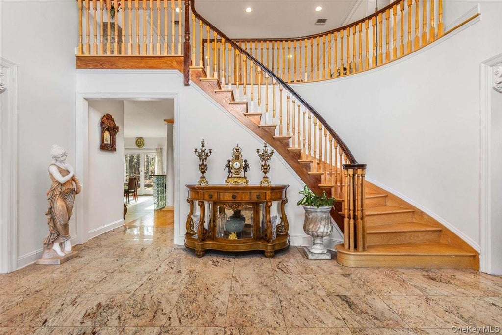 3 Vandalay Court, Scarsdale Property Listing: MLS® #947832