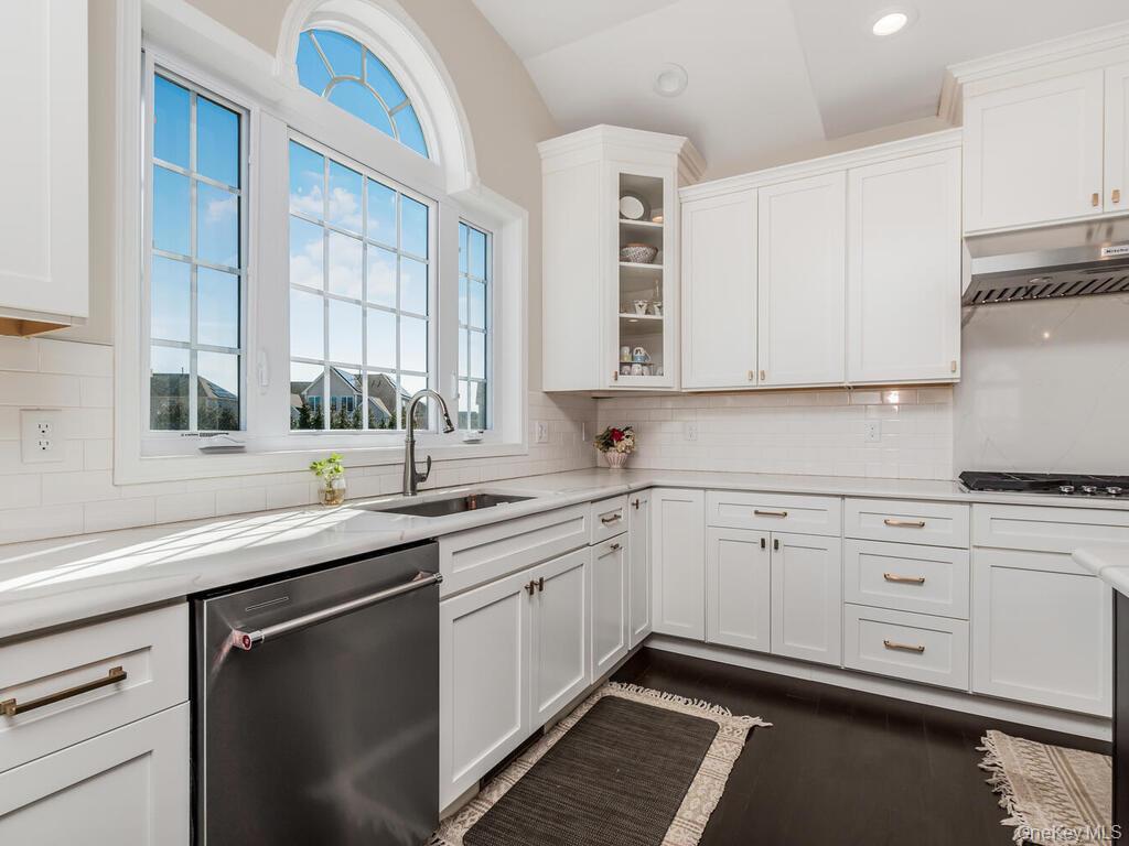 22 E Van Buren Way, Hopewell Junction, NY 12533 (MLS# 948554) - Michael ...