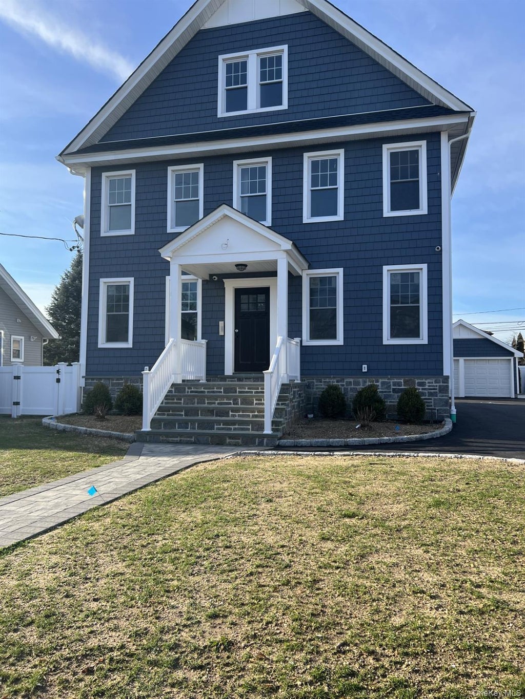 70 Peterson Place # 2b, Lynbrook Property Listing: MLS® #942105