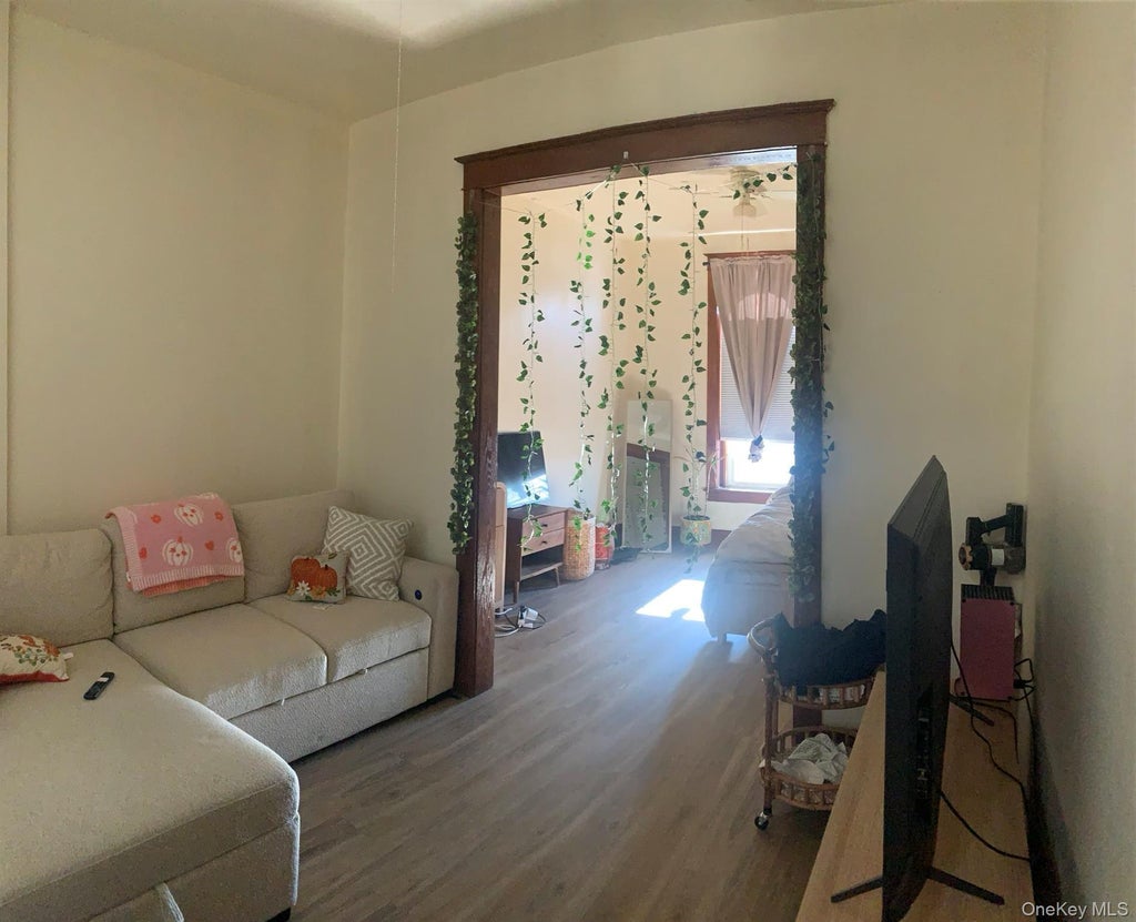 21 W Main Street # B, Middletown Property Listing: MLS® #945453