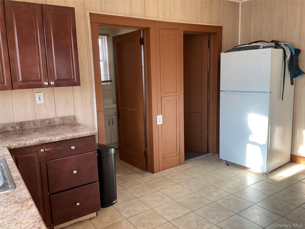 76 Lawrence Avenue # Unit 2, New Windsor Property Listing: MLS® #950953