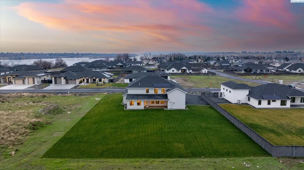 12716 Rock Creek Drive, Pasco Property Listing: MLS® #289613