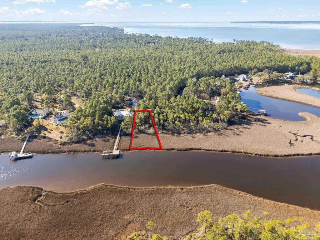 Bed Bath Home in Indian Bayou Estates, Milton - For Sale $82900