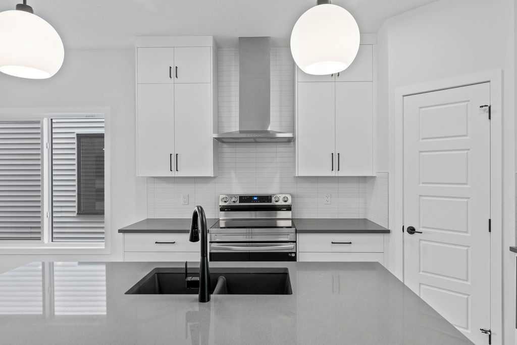 990 Chinook Winds Meadow Southwest, Airdrie Property Listing: MLS® # ...