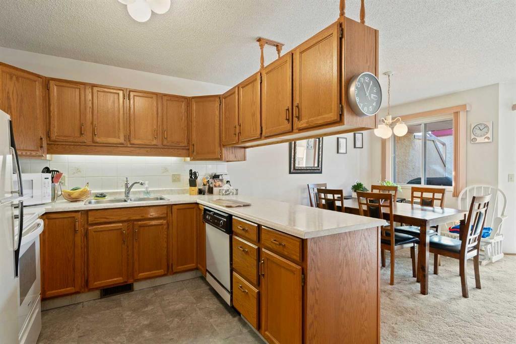 40 Sandarac Circle Northwest Calgary T3K 3V6 - MLS A2269204