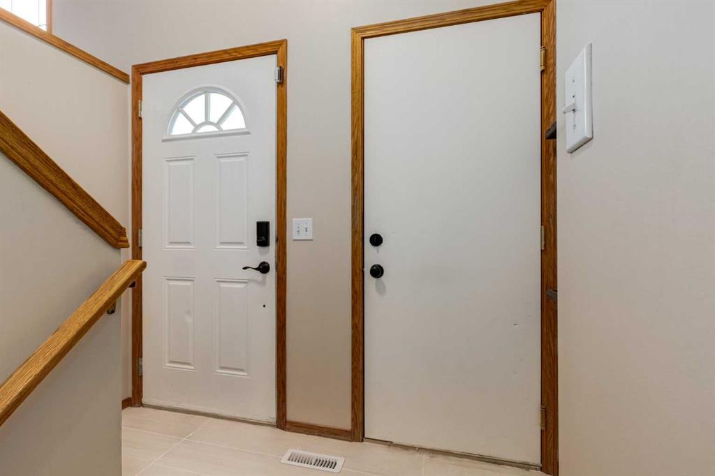 8 Canoe Circle Sw, Airdrie, AB, T4B 2L7