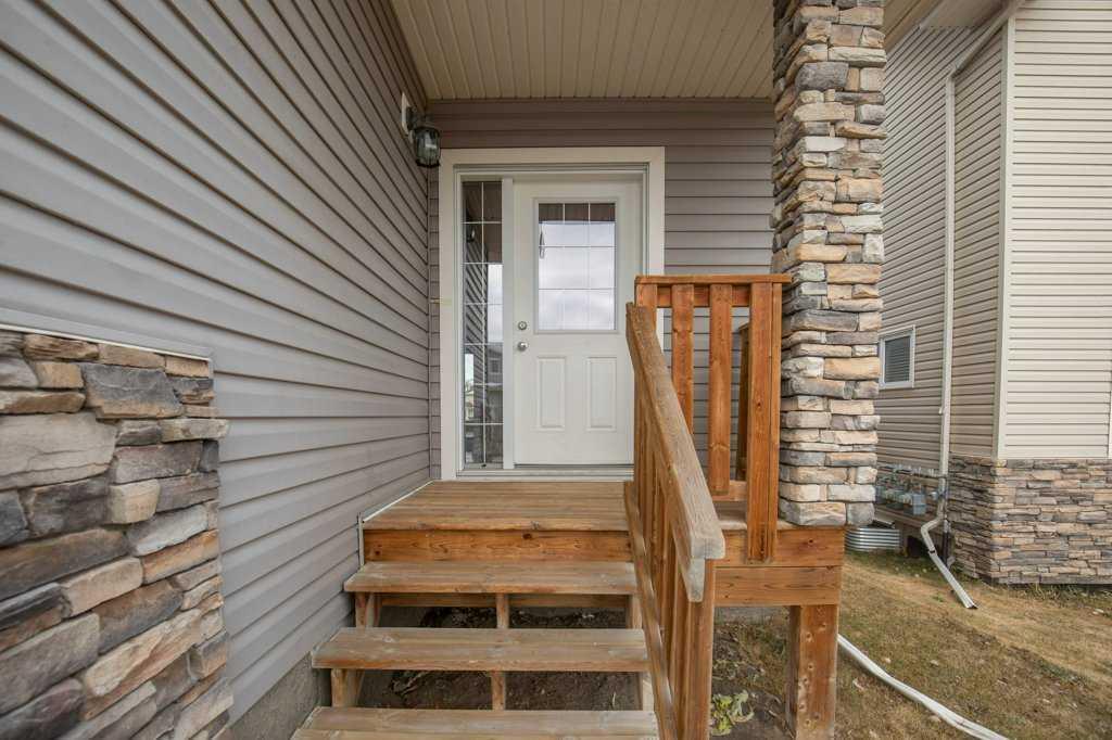 25 Ross Close, Sylvan Lake Property Listing: MLS® #A2270991