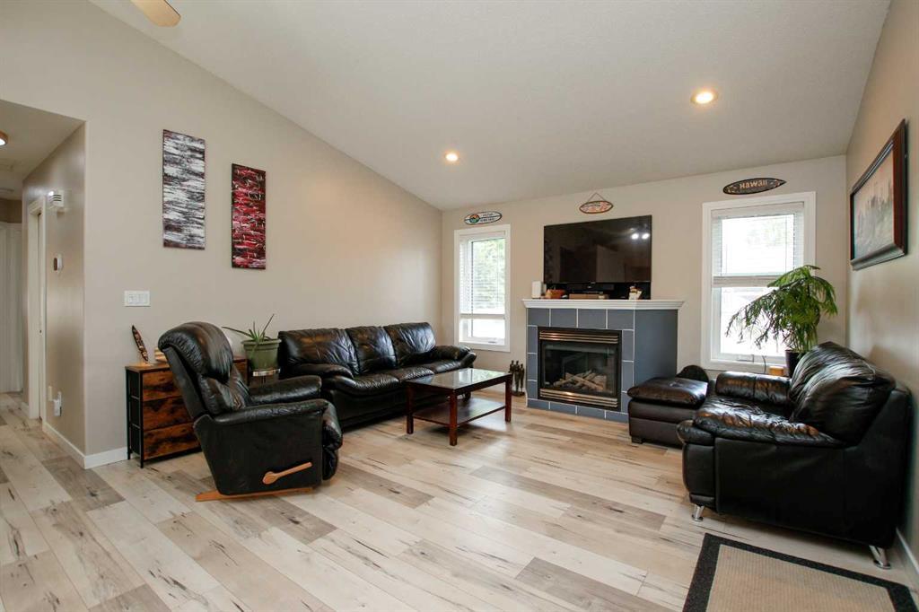 107 Ackerman Crescent, Red Deer, AB, T4R 3B3