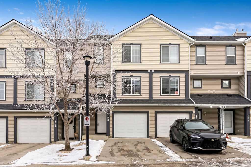 126 Everhollow Heights Sw, Calgary Property Listing: MLS® #A2277161