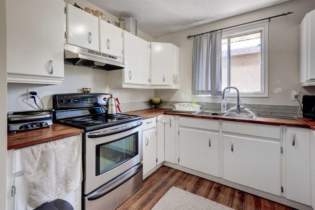 5 Fonda Drive Southeast Calgary T2A 6E4 - MLS A2277733