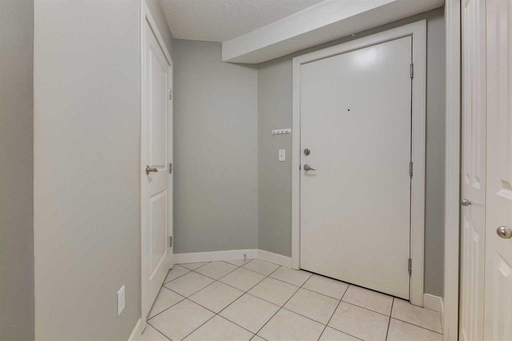 301, 108 Country Village Circle Northeast Calgary T3K 0E3 - MLS A2278141